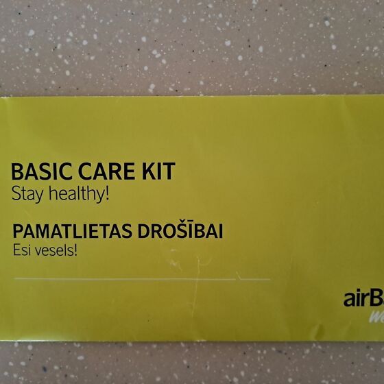 airBaltic basic care kit, kätedeso ja mask, lennukitarbed (205452952 ...