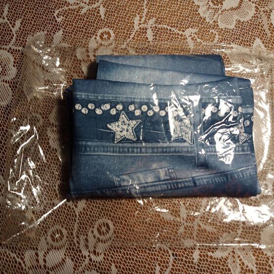 Teksa mustriga venivad retuusid. (194741613) - Osta.ee