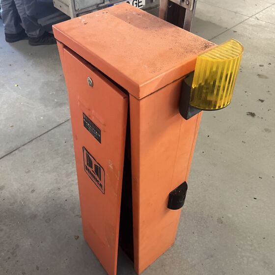 Tõkkepuu mehhanism + poom (199972565) - Osta.ee