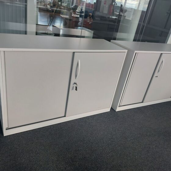 Lukustatav lükandustega kapp 1tk (181622792) - Osta.ee