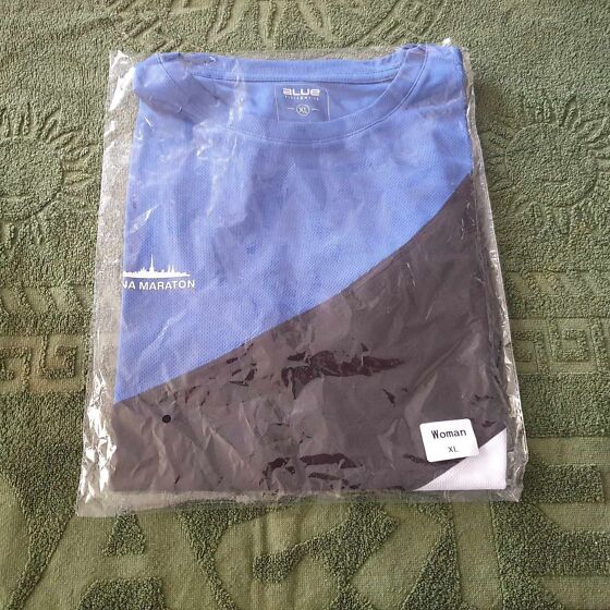 Sini-must-valge jooksusärk (201927251) - Osta.ee