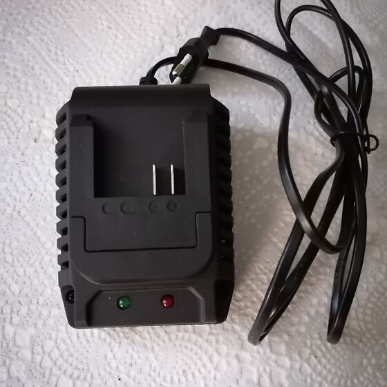 Akulaadija Matrix ja Haussmann akude laadimiseks 20v (206103604) - Osta.ee