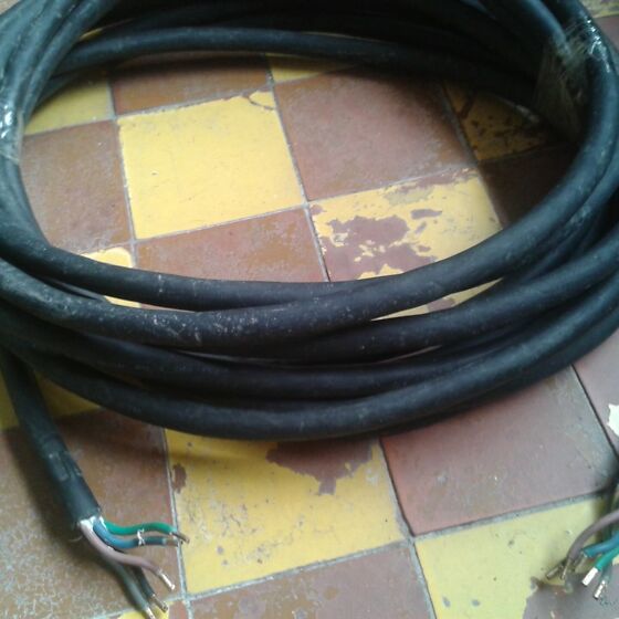 See KAABEL 5-e SOONEGA On Kallis KAABEL(Loe Kirjeldusest) (201817065 ...