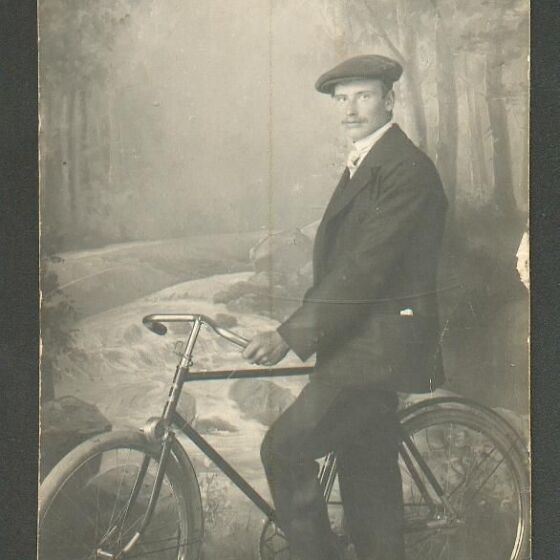 JALGRATAS, MEES JALGRATTAGA, VANA FOTOPOSTKAART (201357321) - Osta.ee