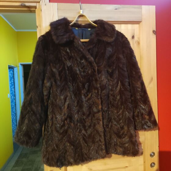 Ilus naturaalnahast poolkasukas. Naarits (223825625) - Osta.ee