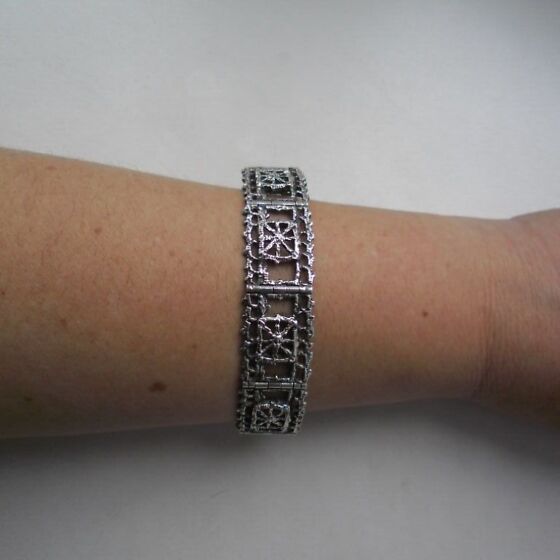 Hõbe 830 käevõru " Pitsi ", autor Pentti Sarpaneva, 1970 a (202200501 ...