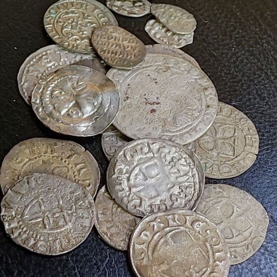 VANA-AEGSED HÕBEMÜNDID ( Vaadake pilte ja Loe Lisa ) (194026366) - Osta.ee