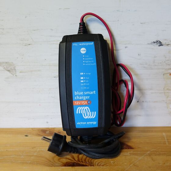 Victron Blue Smart IP65 12V 15A akulaadija (217200898) - Osta.ee