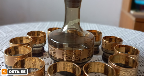 Müüa ilus komplekt - klaasist karahvin + 12 pitsi.Kasutamata (214458278 ...