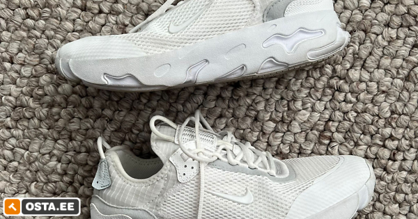 Valged Nike tossud, vähe kantud (180847200) - Osta.ee