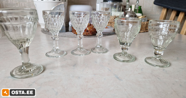 Lorupi kärbilised pitsid+pressklaasist pits ja 2 setu pitsi (181622716 ...