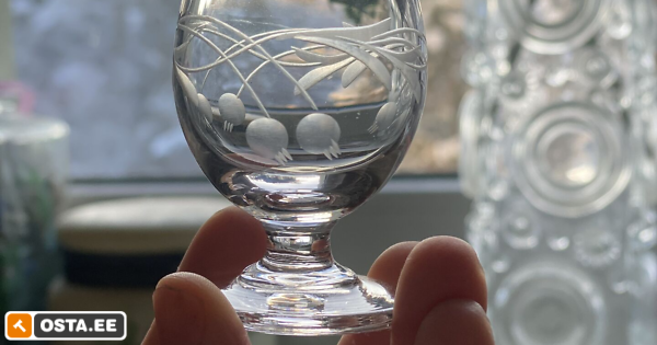 Lorupi poolkristallist pits (1) (204356747) - Osta.ee