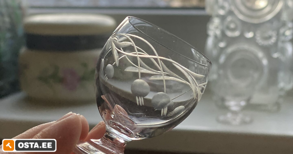 Lorupi poolkristallist pits (2) (204356773) - Osta.ee