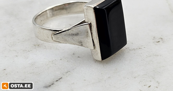 Hõbedast sõrmus, musta kiviga, hõbe 925 (203273149) - Osta.ee