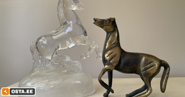 Hobuse kujud 2tk ja seinataldrik hobusega (201021462) - Osta.ee